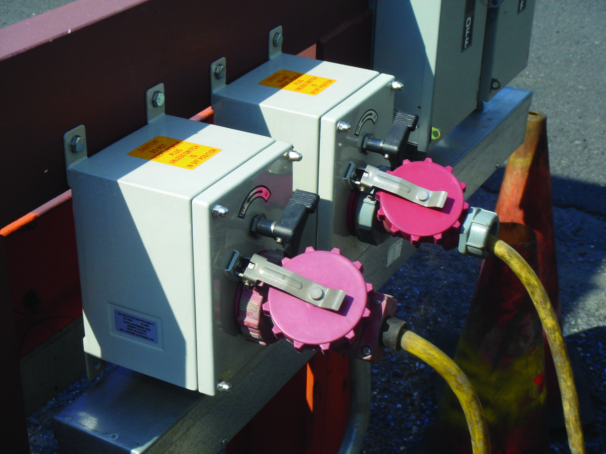 Non-modular Reefer Outlet Assemblies